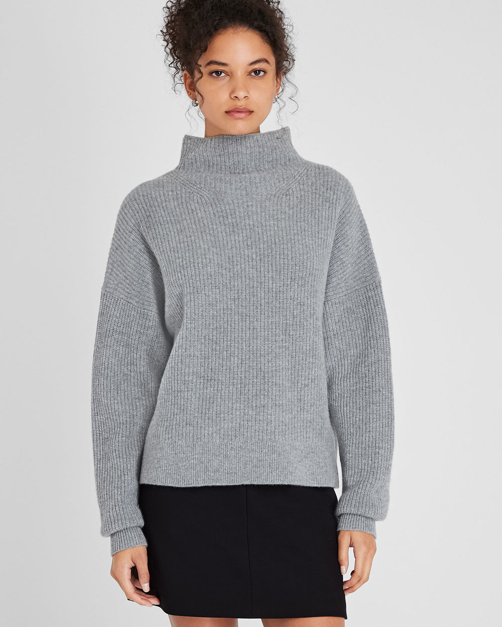 Women's Medium Heather Grey Cashmere Mockneck Sweater | CLUB MONACO CA
